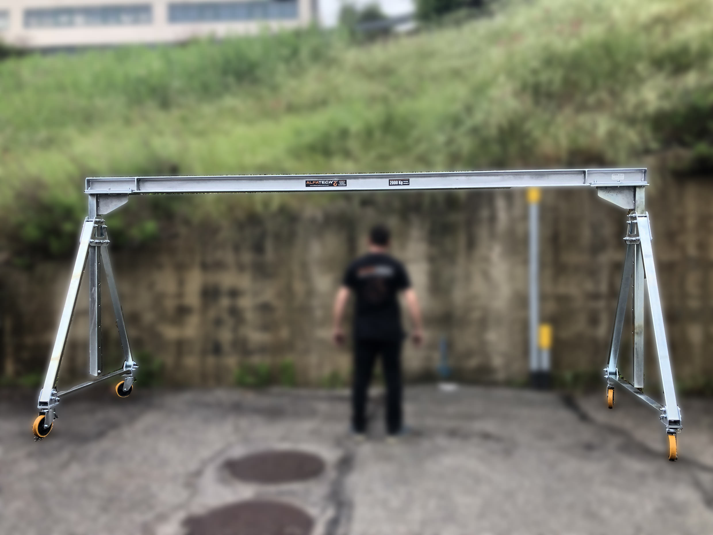 Gru a Portale o a cavalletto tipo "ALUFER" su ruote regolabile ...