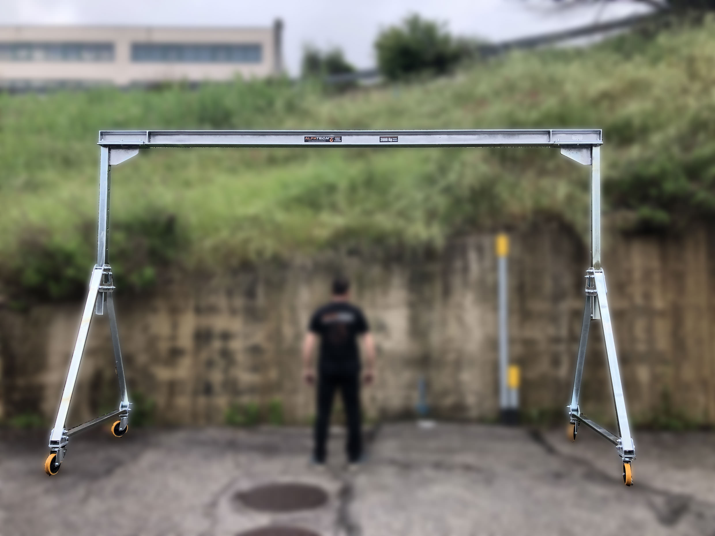 Gru a Portale o a cavalletto tipo "ALUFER" su ruote regolabile ...