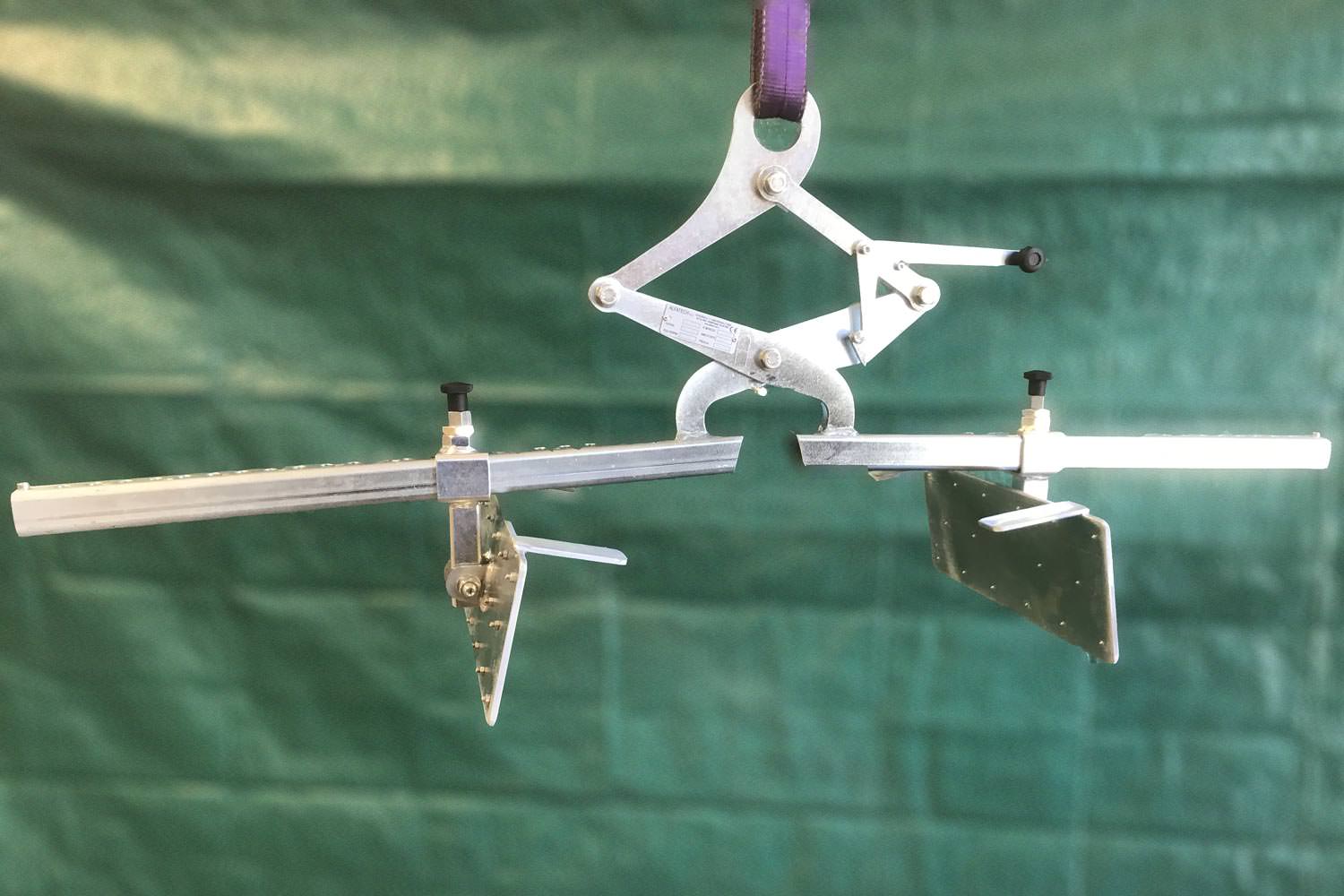 Pinze per scatole di cartone - Alfatech - Specialisti in impianti di ...