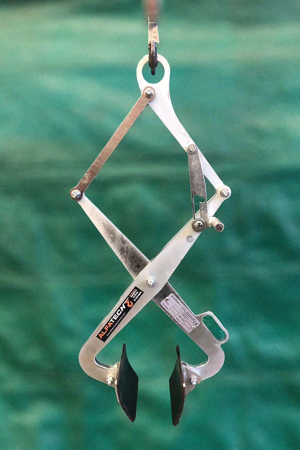 Pinze per tondi - Alfatech - Specialisti in impianti di Sollevamento e ...