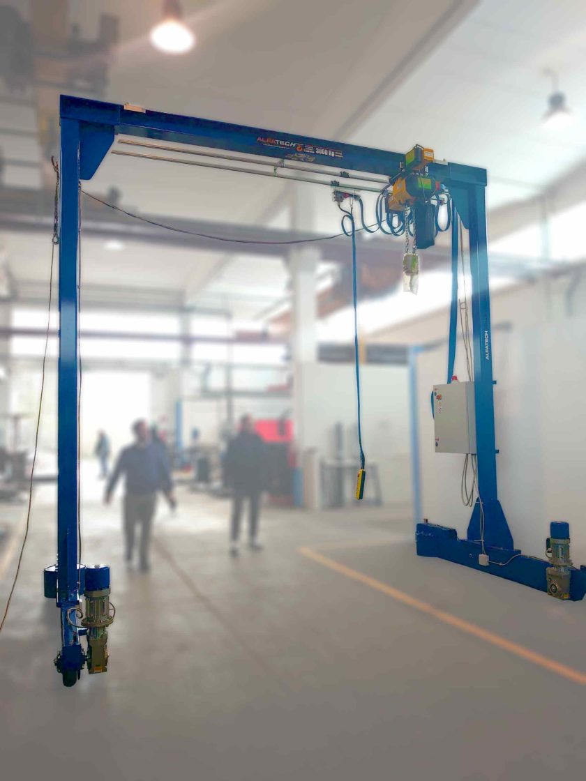 Gru a portale telecomandata - Alfatech - Specialisti in impianti di ...